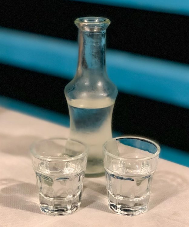 20 Kretische Spezialitäten, Chochlioí, Dakos, Saganáki, Tirokafteri