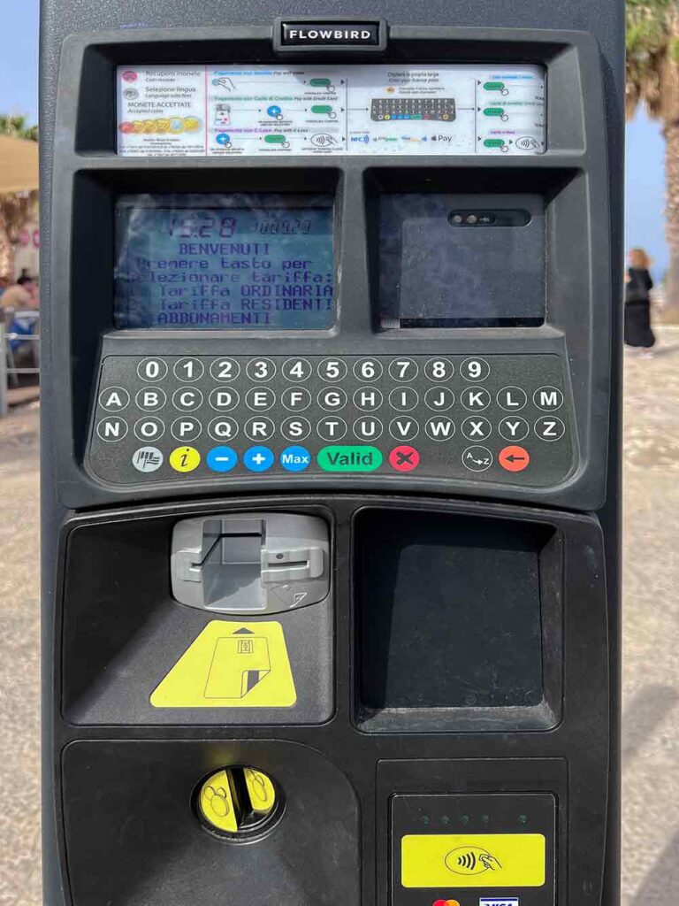 Parken in Italien (2025): wie es geht und worauf ihr achten solltet