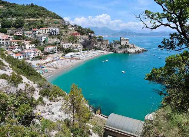 Die schönsten Strände der Amalfiküste, romantische Badebuchten, Tipps